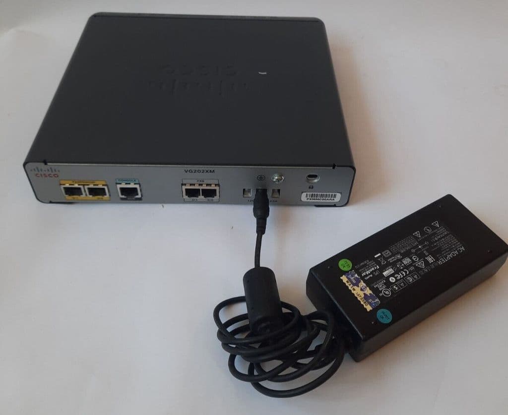 Cisco VG202XM Analogue Voice Gateway with UK PSU
